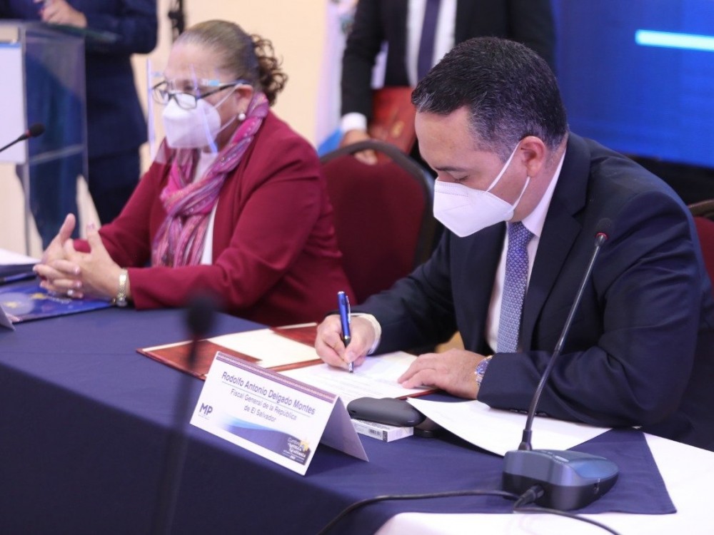 Firman Convenio Para Combatir Delitos En Guatemala Y El Salvador