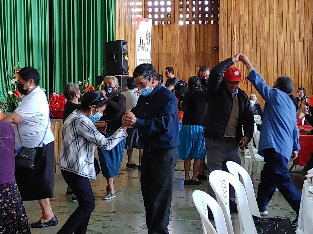 Personas de San Marcos conviven celebrando el Día del Adulto Mayor Personas de San Marcos conviven celebrando el Día del Adulto Mayor
