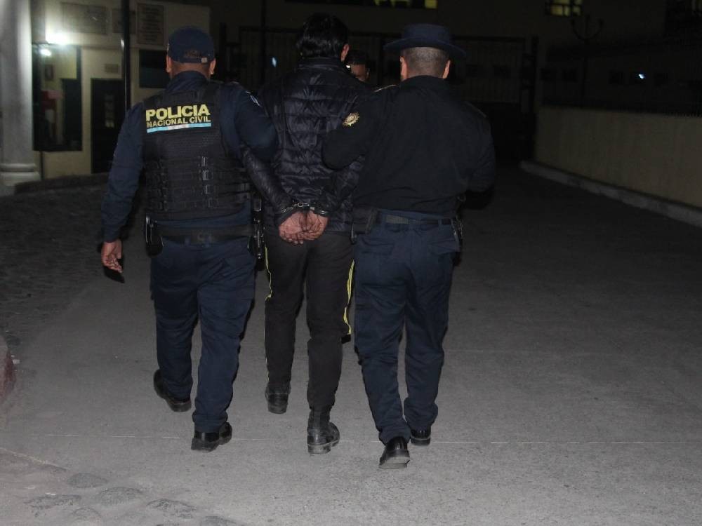 Capturan a hombre que intimida con arma de fuego