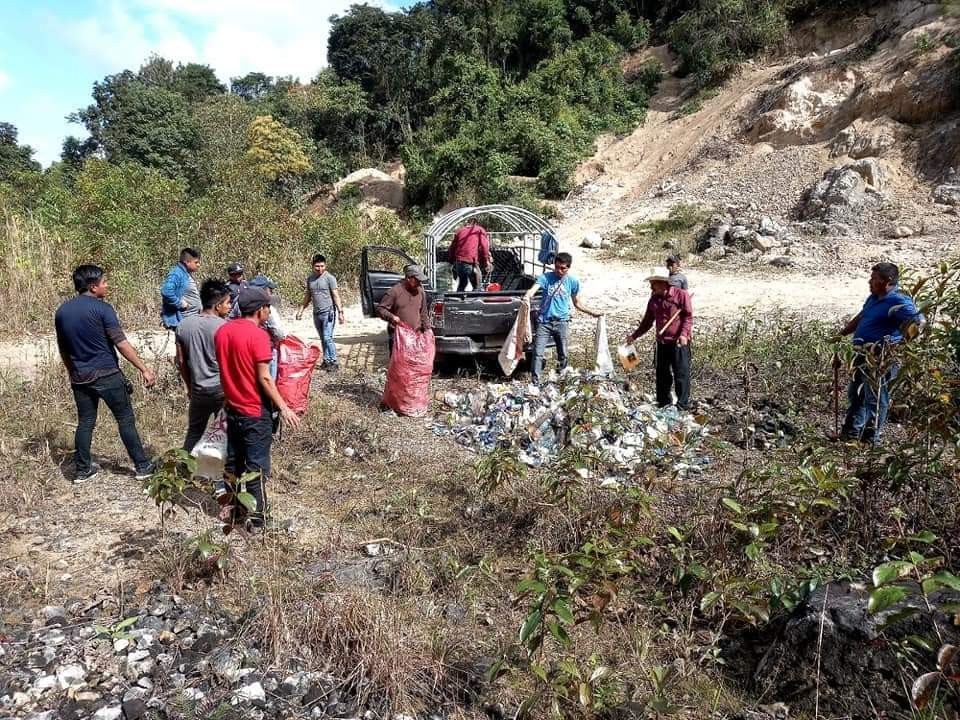 Comunitarios se organizan para limpiar Franja Transversal en Huehuetenango
