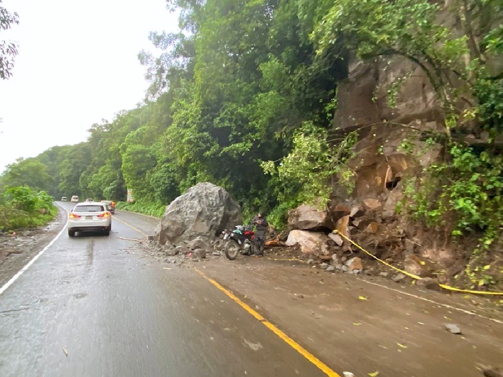 Estas son las rutas más vulnerables a sufrir derrumbes o ...