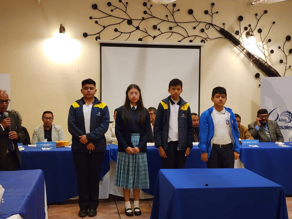 Juramentan a estudiantes que participarán en Olimpiadas de la Ciencia