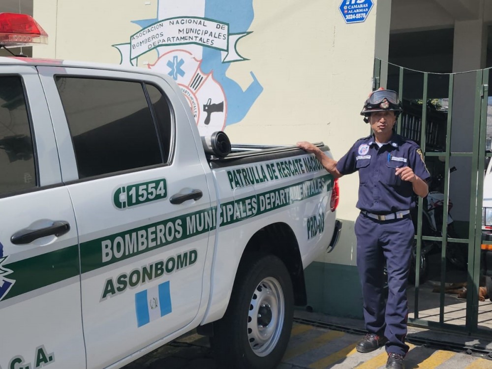 Patrulla de rescate de Bomberos Municipales Departamentales en apresto por emergencias