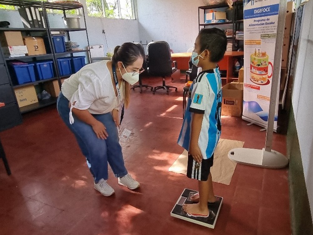 Realizan medición de peso y talla a estudiantes de primaria en ...
